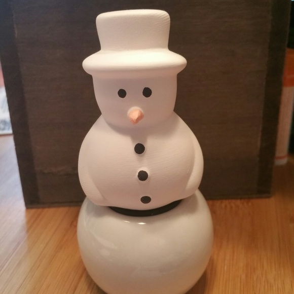 Homedics | Accents | 66 Homedics Ellia Snowman Diffuser | Poshmark